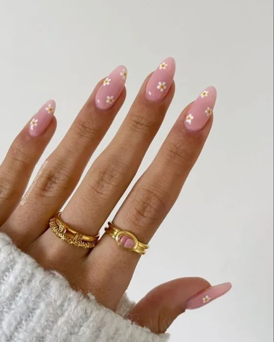 43 Flower Nails That Are Perfect For Spring and Summer in 2026