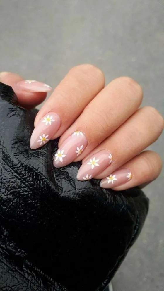 43 Flower Nails That Are Perfect For Spring and Summer in 2026