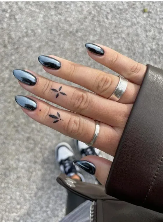 33 Chrome Nails Ideas You’ll Want to Copy Immediately In 2026 - Stolen ...